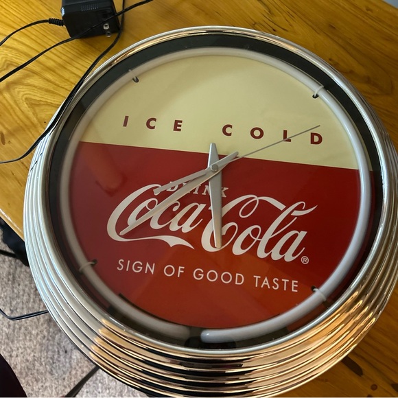Coca Cola | Wall Decor | Coca Cola Vintage Red And White Wall Clock ...